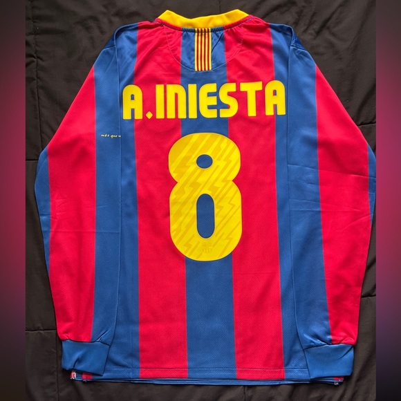 Nike | Shirts | Iniesta 8 Retro Barcelona Sl 21 Longsleeve Soccer ...